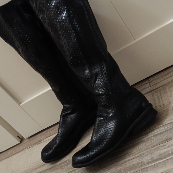 Arche | Shoes | Arche Scale Effect Leather Bootssize 39 | Poshmark